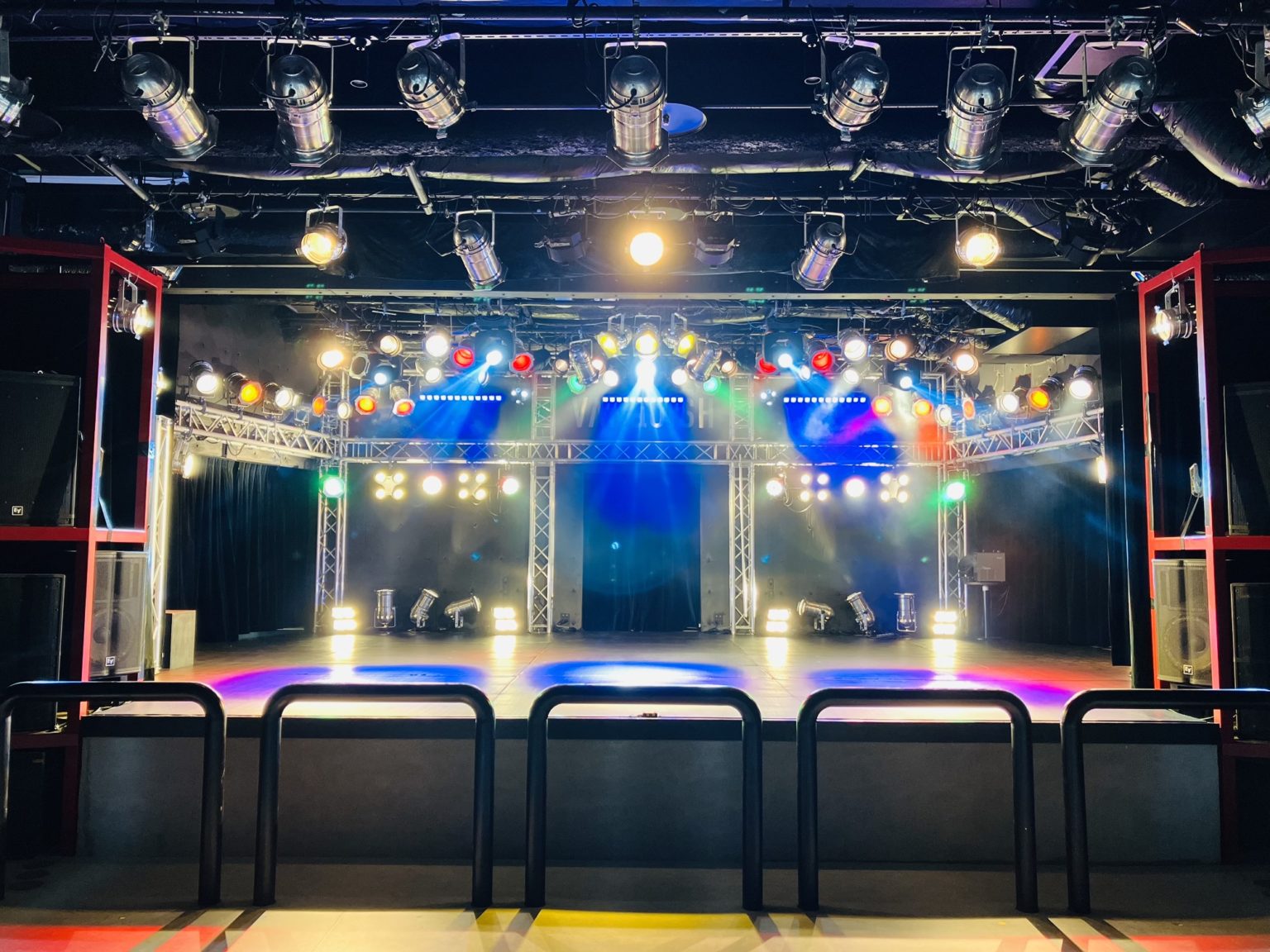 GALLERY - LIVE VANQUISH